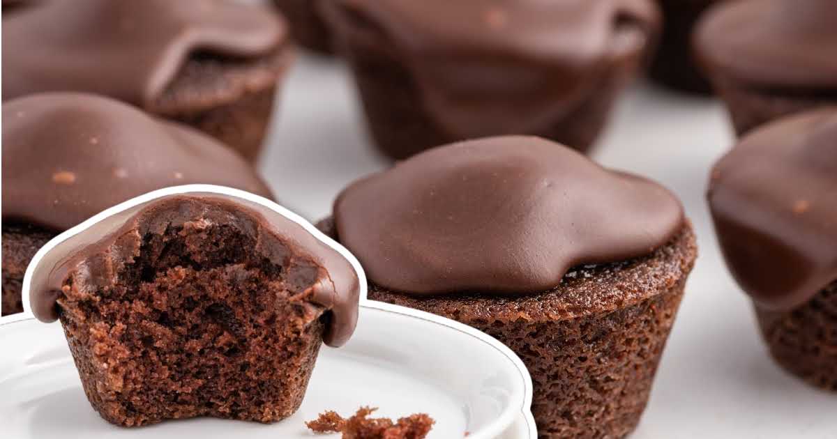 Texas Sheet Cake Bites - Spaceships and Laser Beams