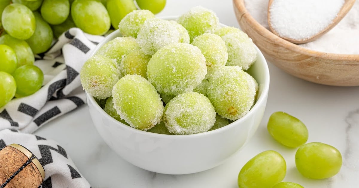 Champagne Sugar Grapes - Spaceships and Laser Beams